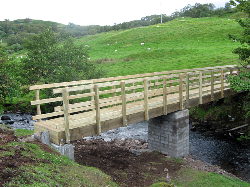 CTS Bridges | Practical wooden footbridges in hardwood or softwood timber