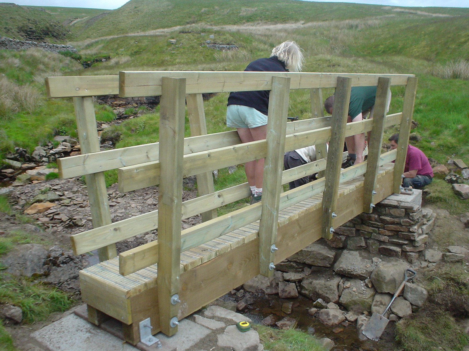 CTS Bridges | Practical wooden footbridges in hardwood or softwood timber